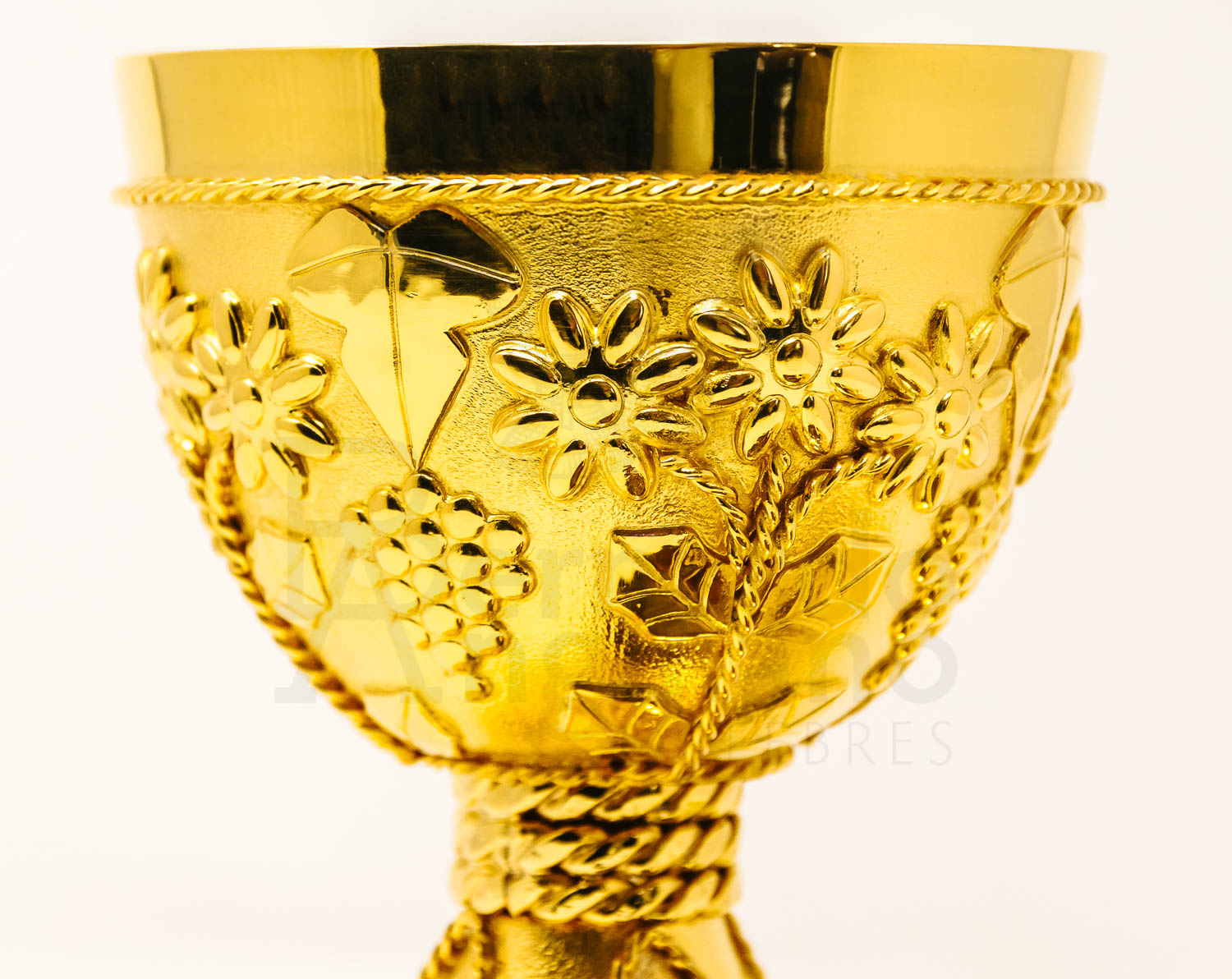 CALIZ NOCHE BUENA DORADO – Bernardo Anguiano Orfebres